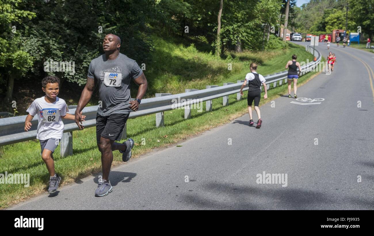 Participants of the annual Naval Support Activity Bethesda Morale ...