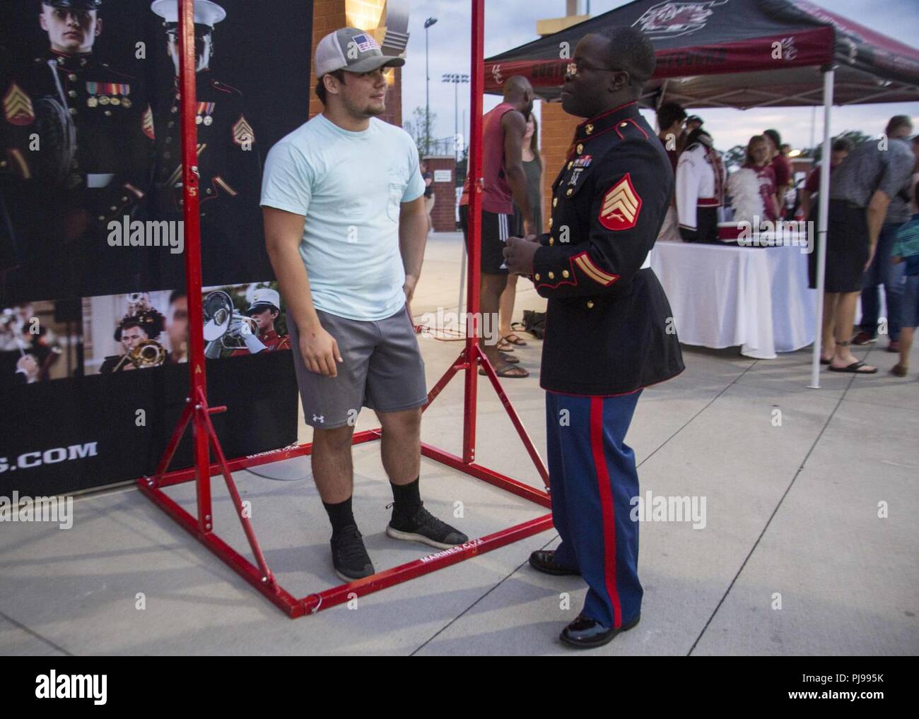 Sergeant Ricky Johnson, a recruiter with Recruiting Substation ...