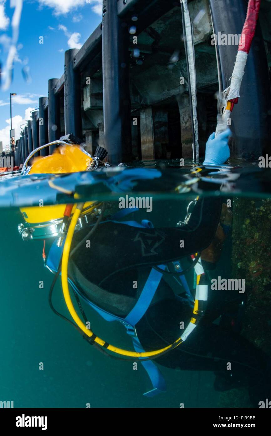 Salvage diver aircraft hi-res stock photography and images - Alamy