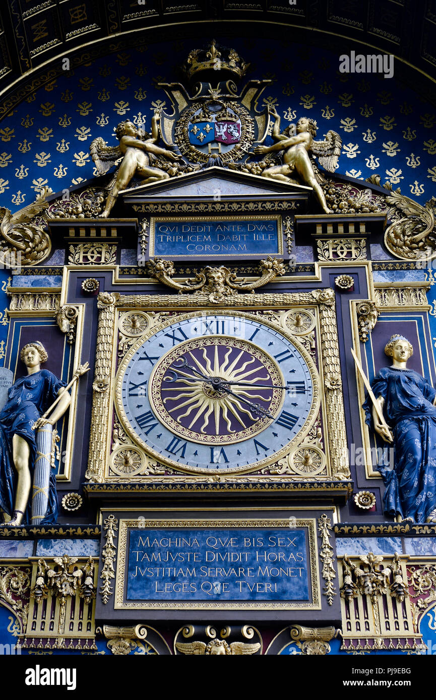 Paris tower clock hi-res stock photography and images - Alamy