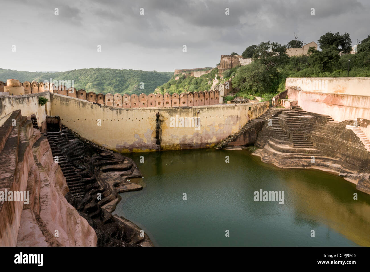 Nahargarh fort wall with lake inside fort in Jaipur, Rajasthan, India ...
