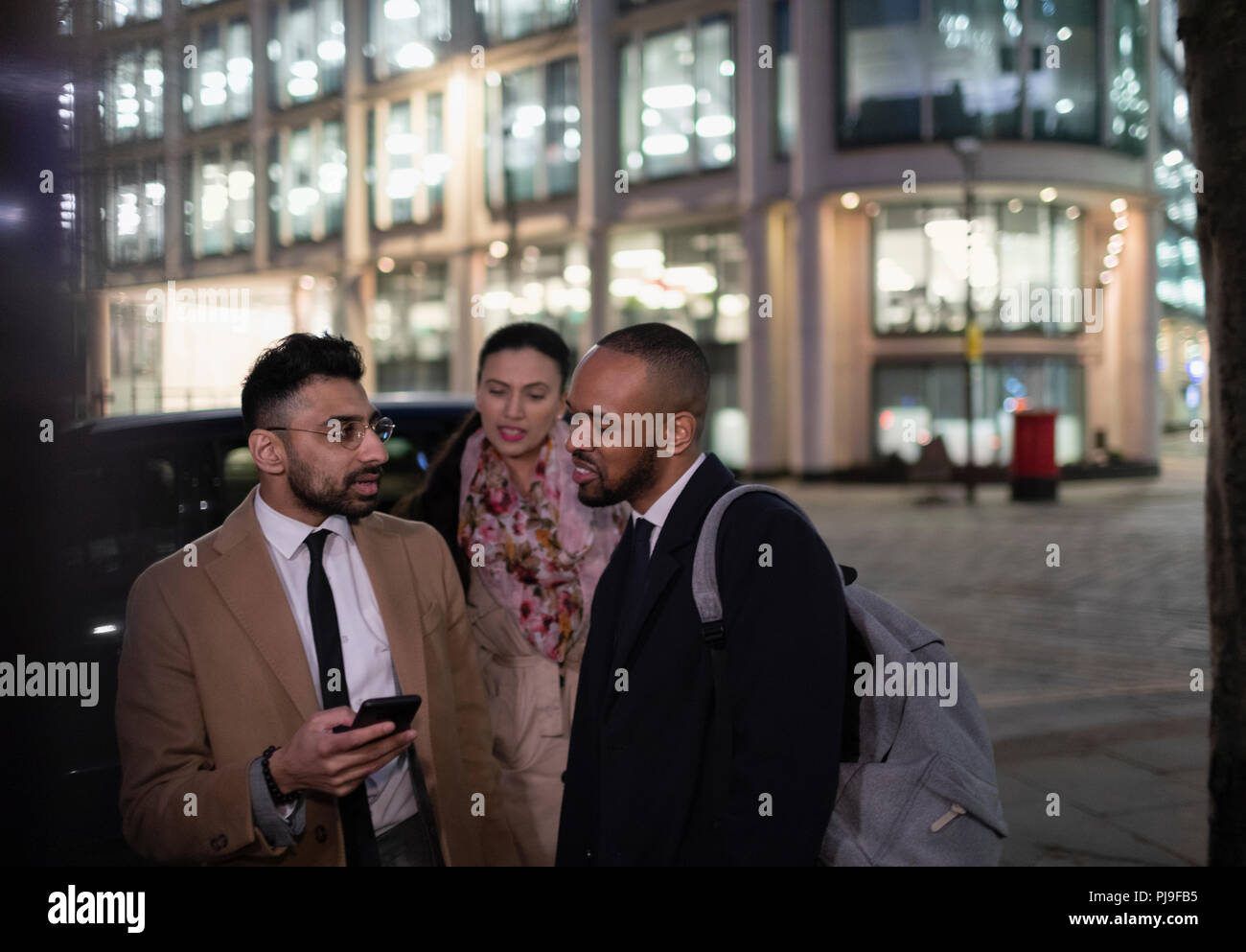 Street corner night hi-res stock photography and images - Alamy