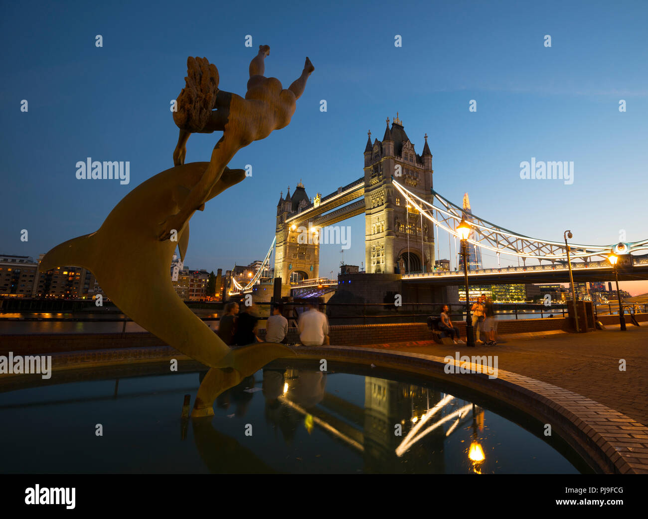 Tower bridge, and the Girl with a Dolphin statue, London, United ...
