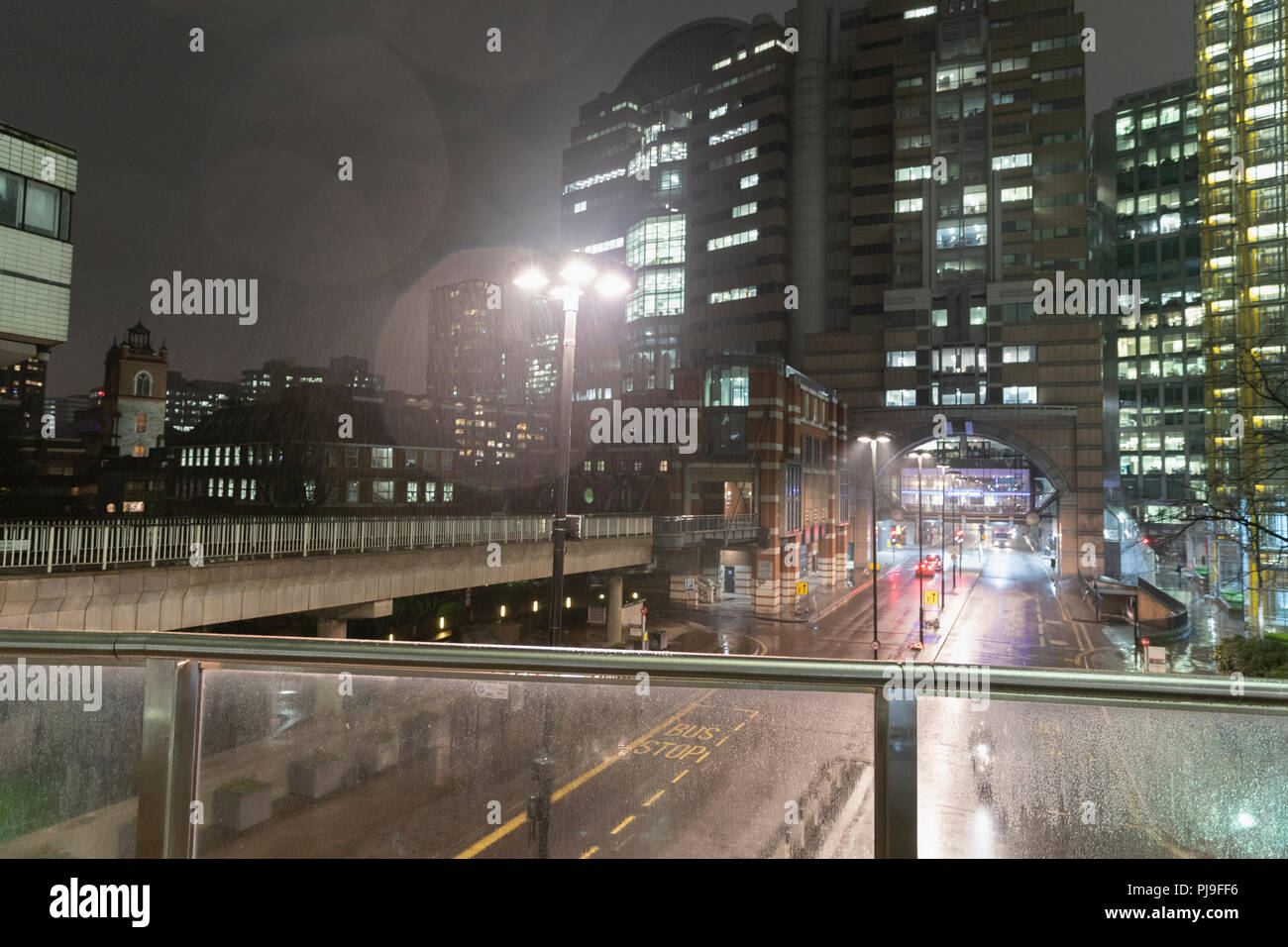 Rain city hi-res stock photography and images - Alamy