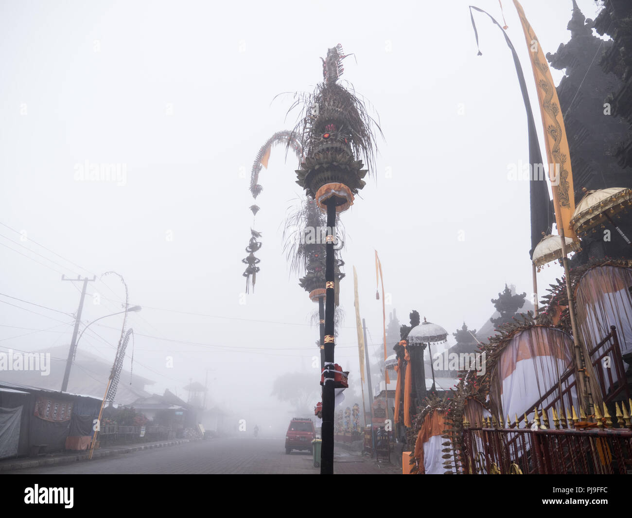 Hindu temple gate in the fog, Ulun Danu Batur, Bali,Indonesia. Balinese ...
