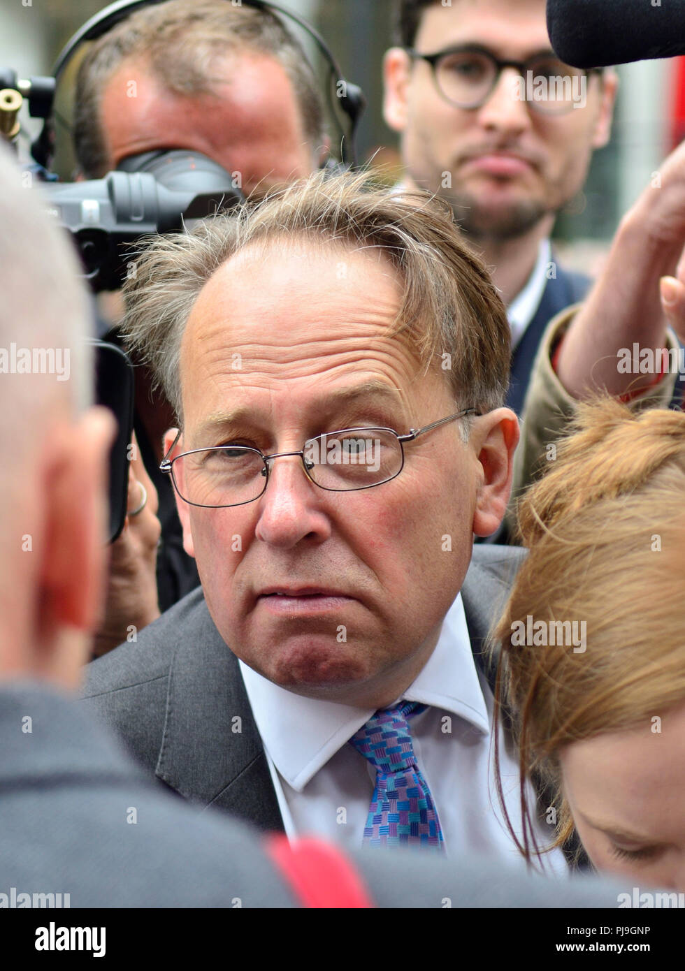 Michael crick journalist hi-res stock photography and images - Alamy