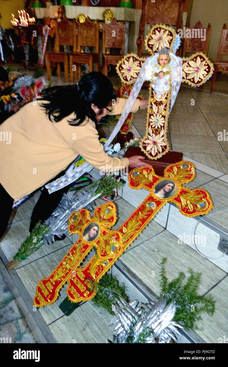 Feast of the Crosses -Virgen de la Candelaria - Carnival in HUARAZ ...