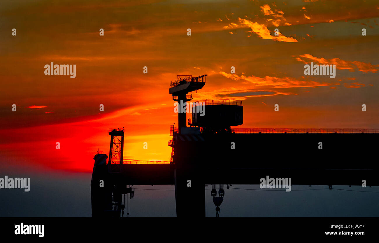 Shipyard kerala hi-res stock photography and images - Alamy
