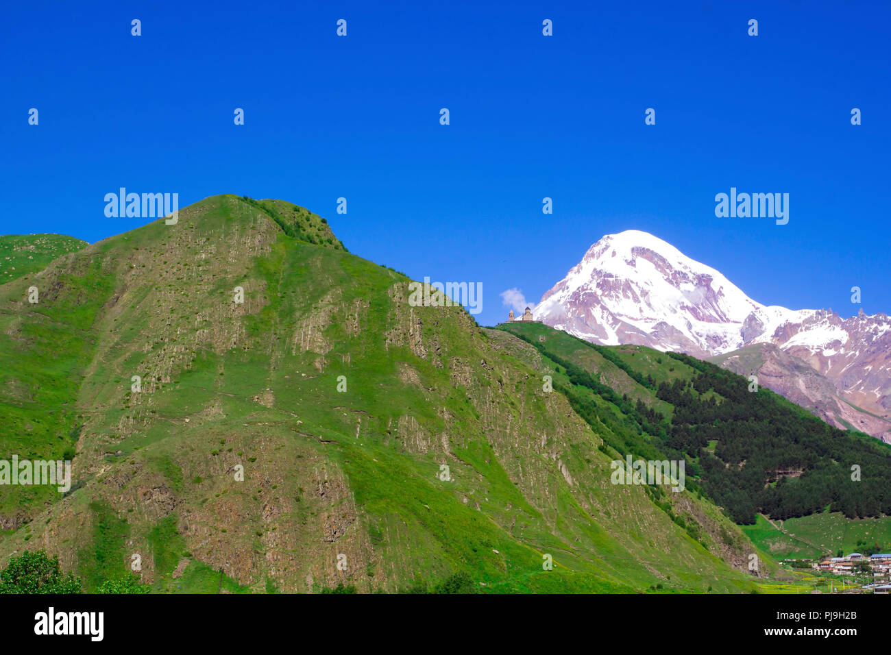 Gergeti Trinity Church, Tsminda Sameba, Georgia Stock Photo - Alamy