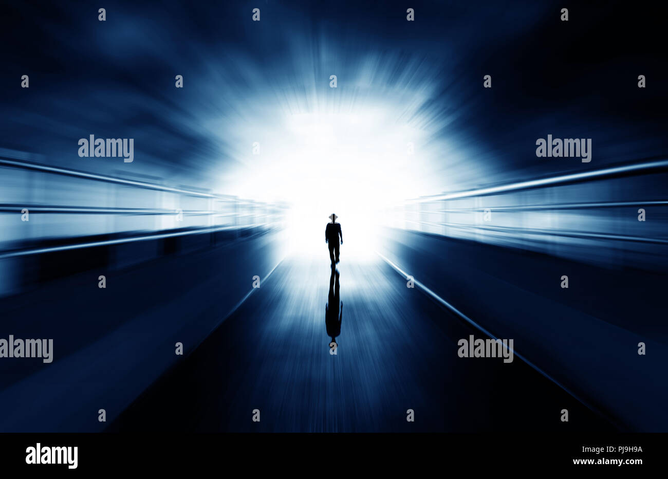 Man in top hat shadow hi-res stock photography and images - Alamy