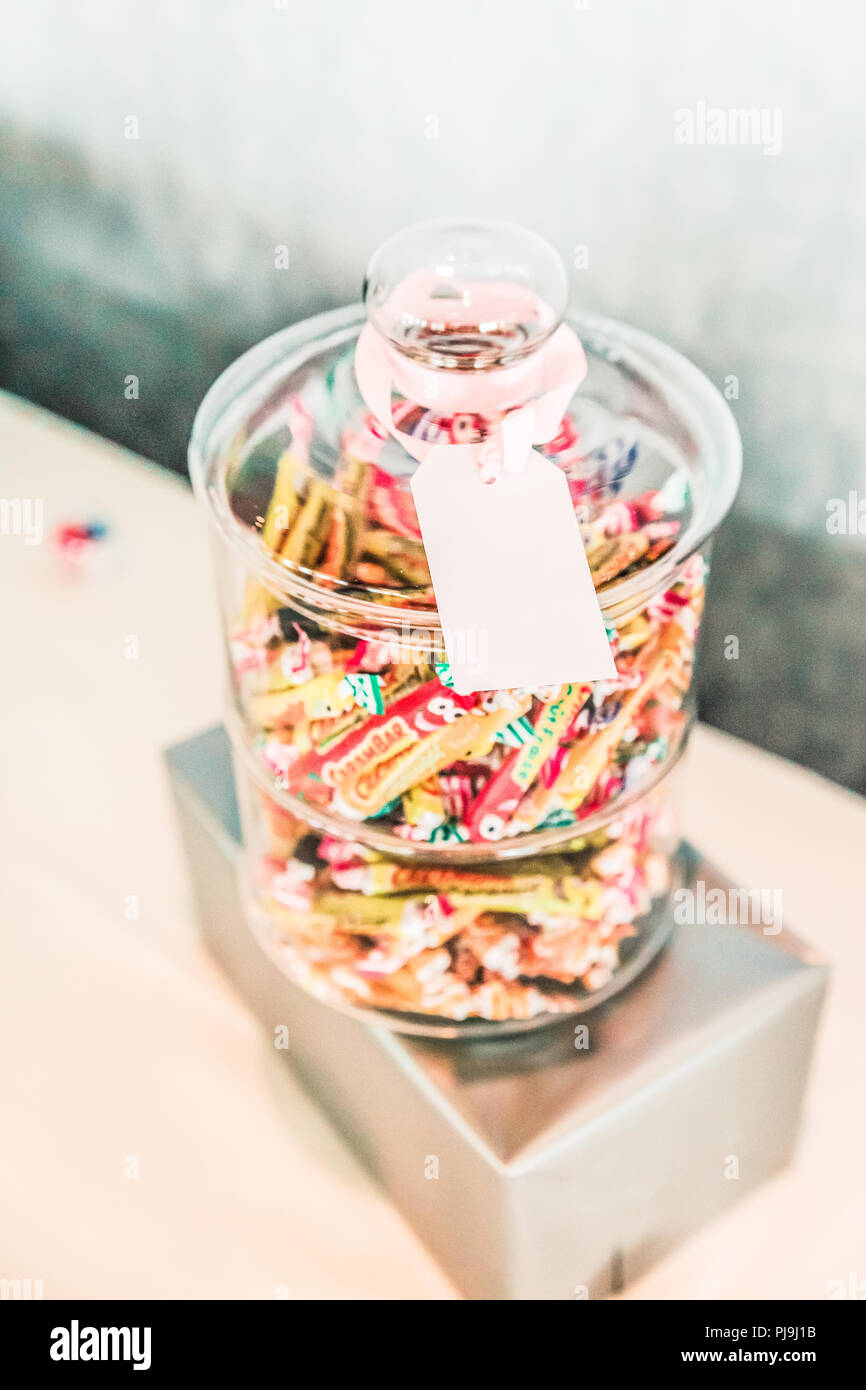 Yellow coloured sweets hi-res stock photography and images - Alamy