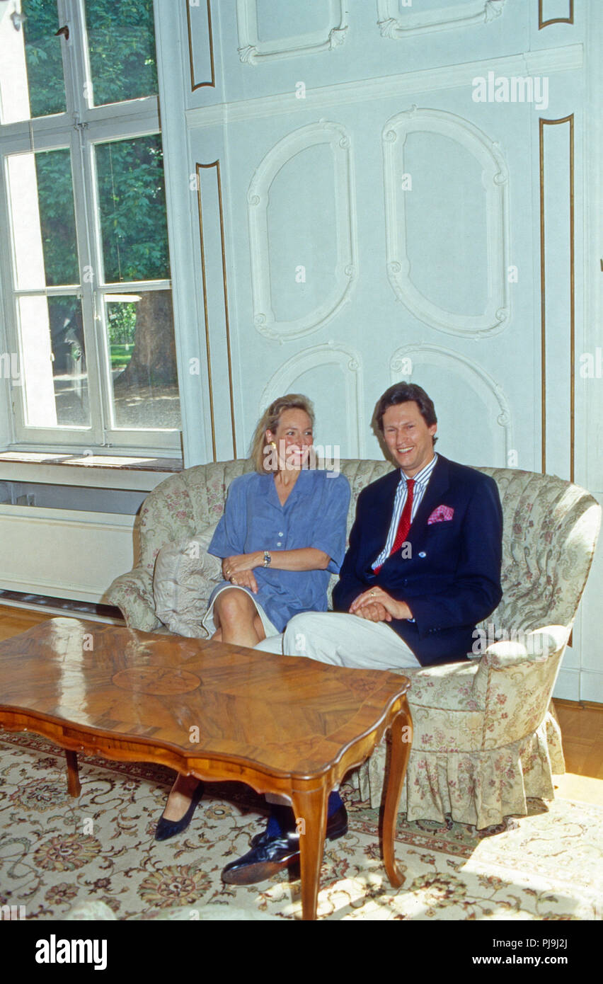 Wilhelm Albert Fürst von Urach, Graf von Württemberg mit Ehefrau Karen ...