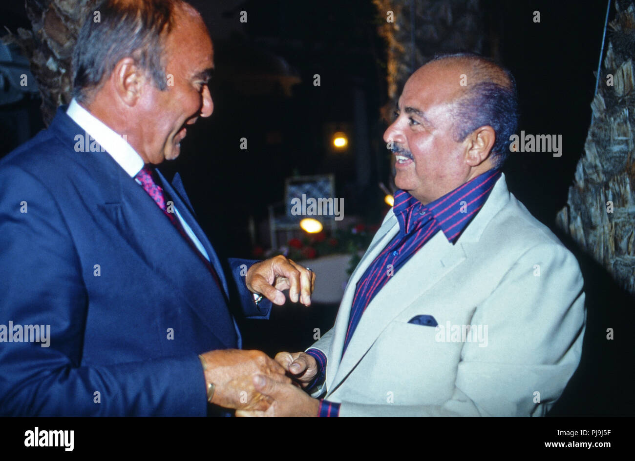 Adnan Kashoggi (rechts) trifft Johannes Fürst von Thurn und Taxis, 1985 ...