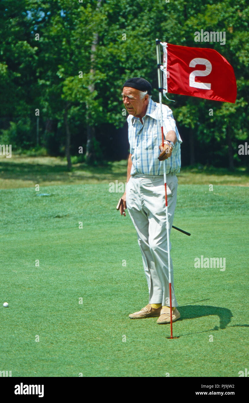 Prinz Bertil von Schweden spielt eine Runde Golf in Sainte Maxime ...