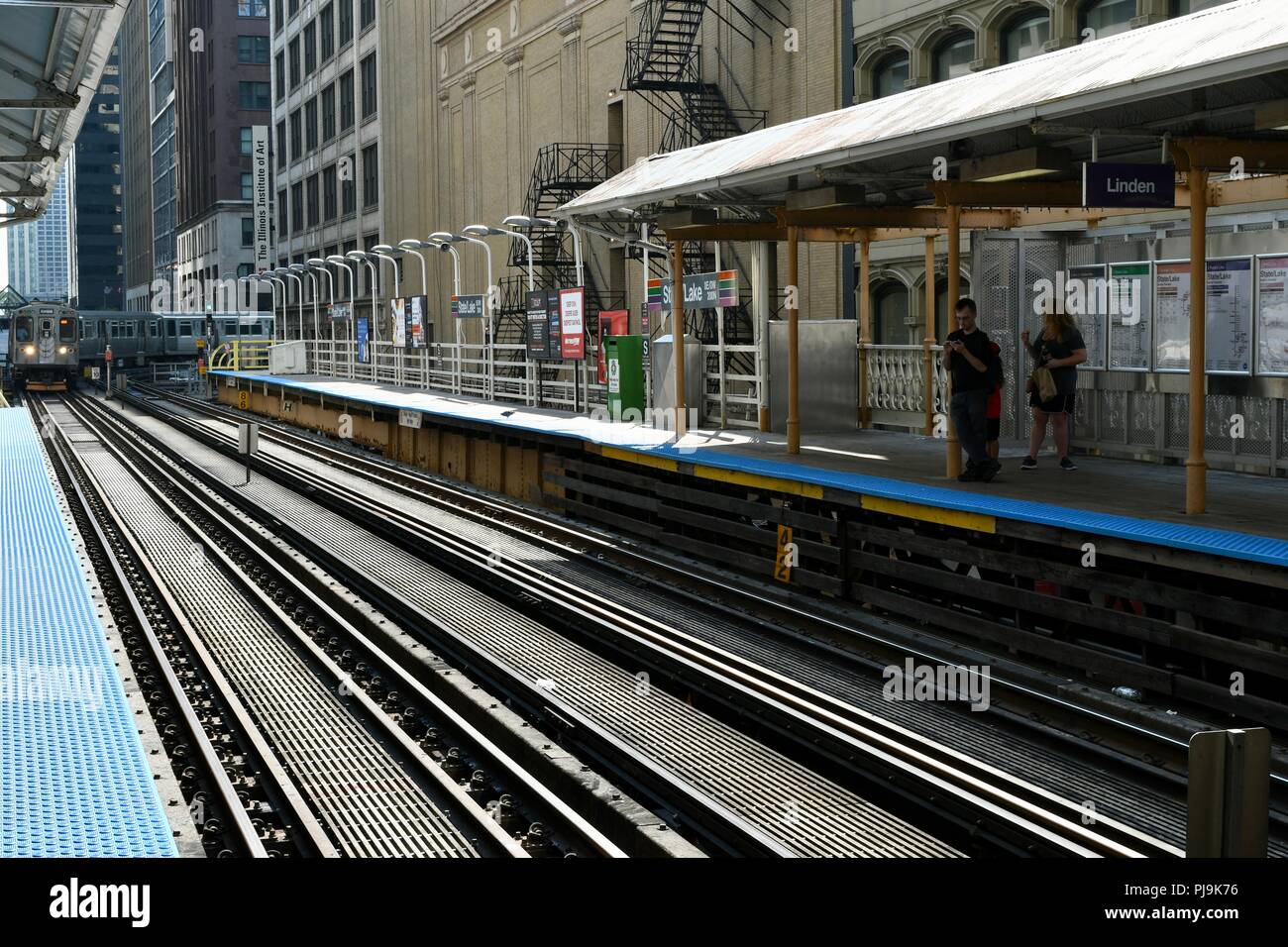 Chicago's elevated train station State/Lake Stock Photo - Alamy
