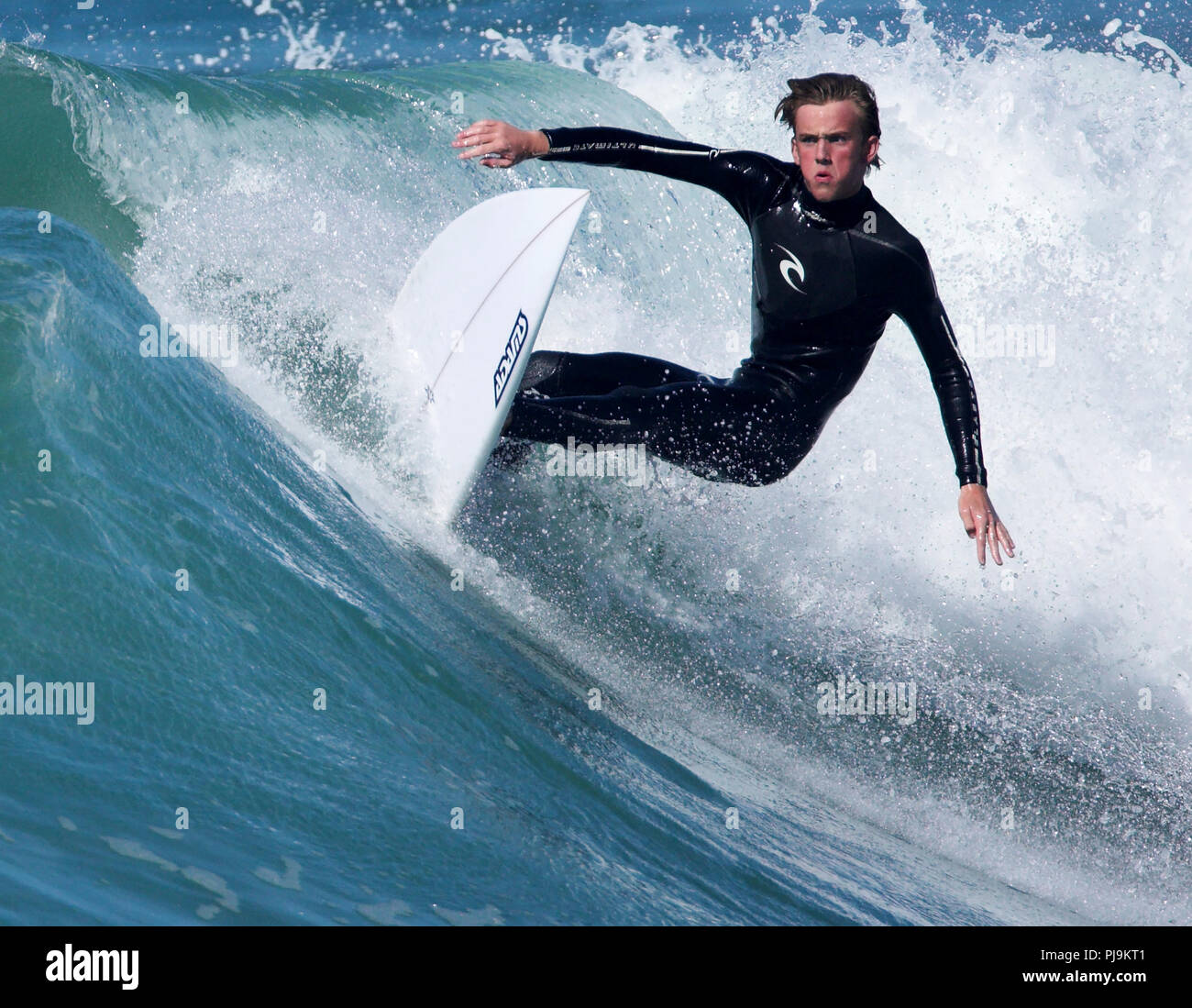 Mens uk competitive surfer hi-res stock photography and images - Alamy