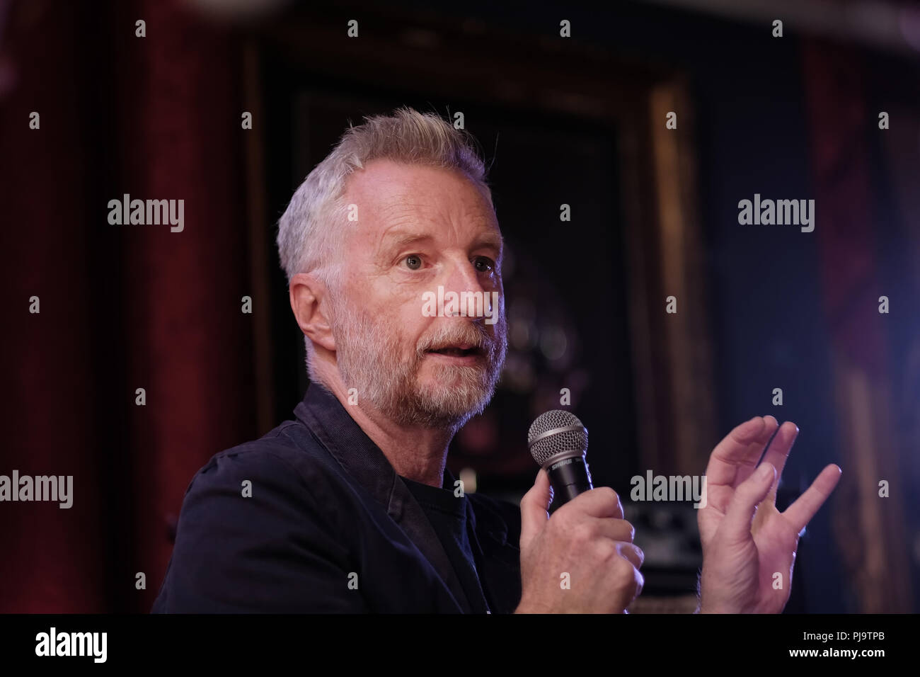 Billy Bragg talking at the Seachange festival 2018 Stock Photo - Alamy