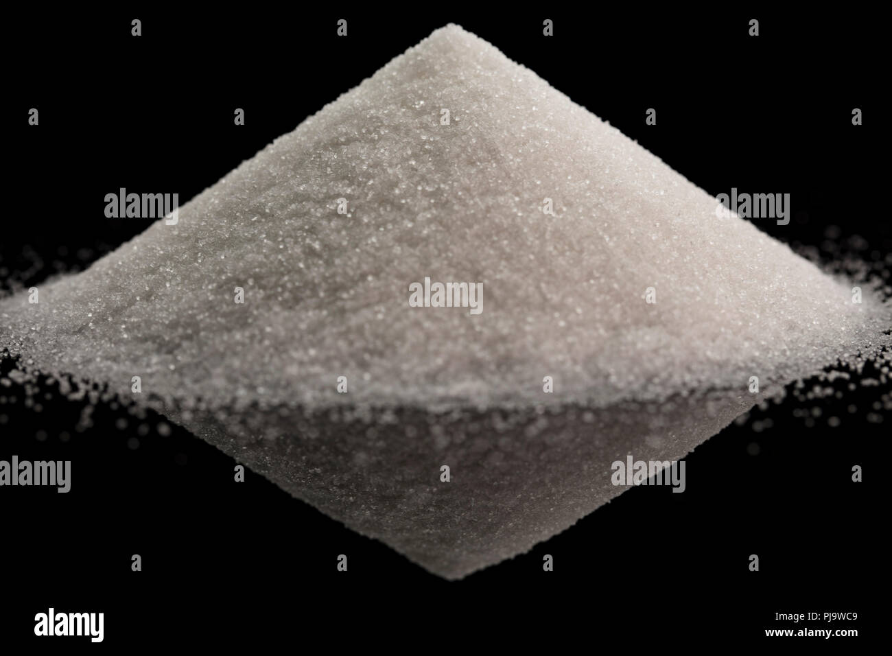 White Sugar, cubes or powder Stock Photo - Alamy