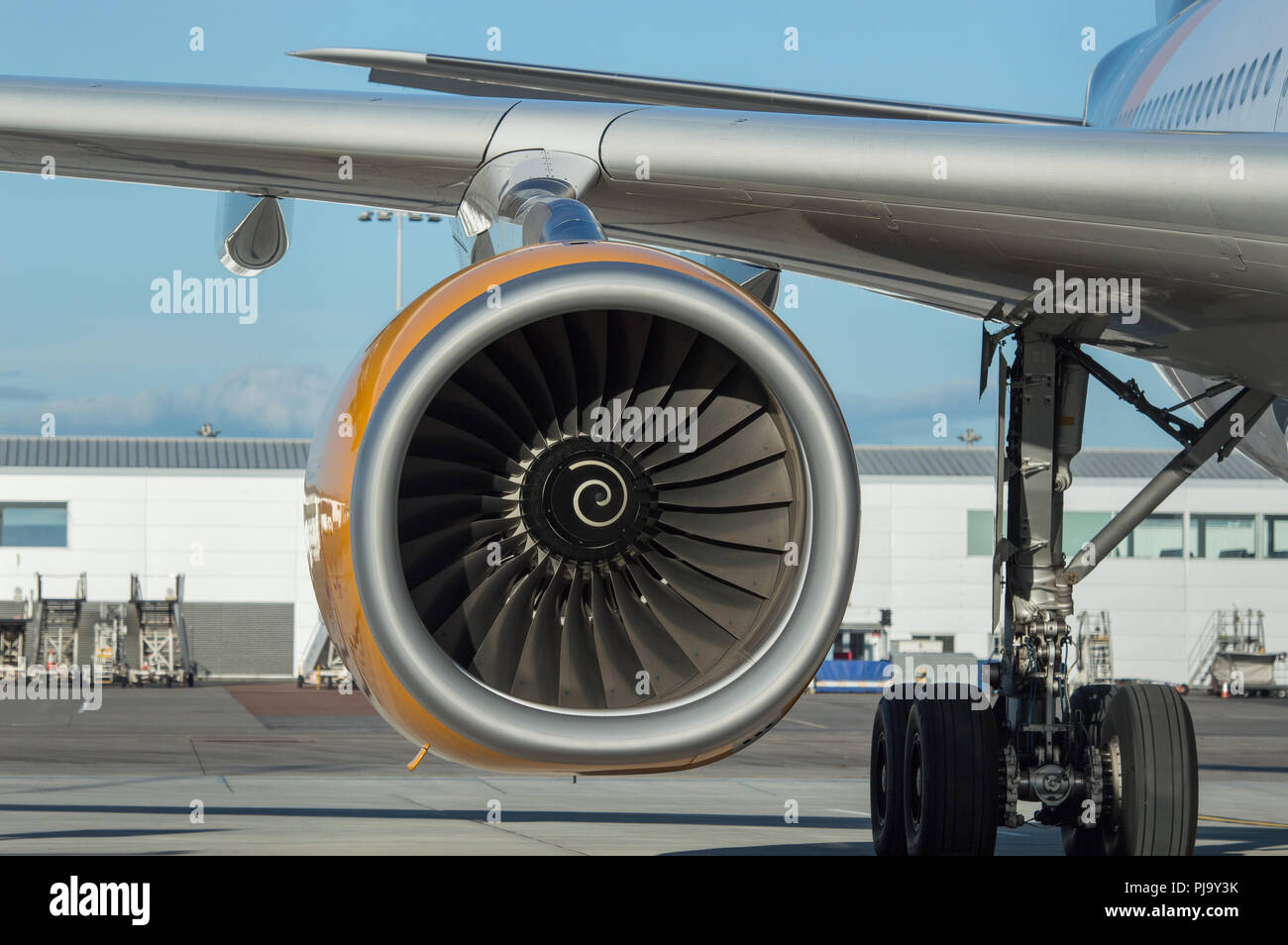 Aircraft engine maintenence hi-res stock photography and images - Alamy
