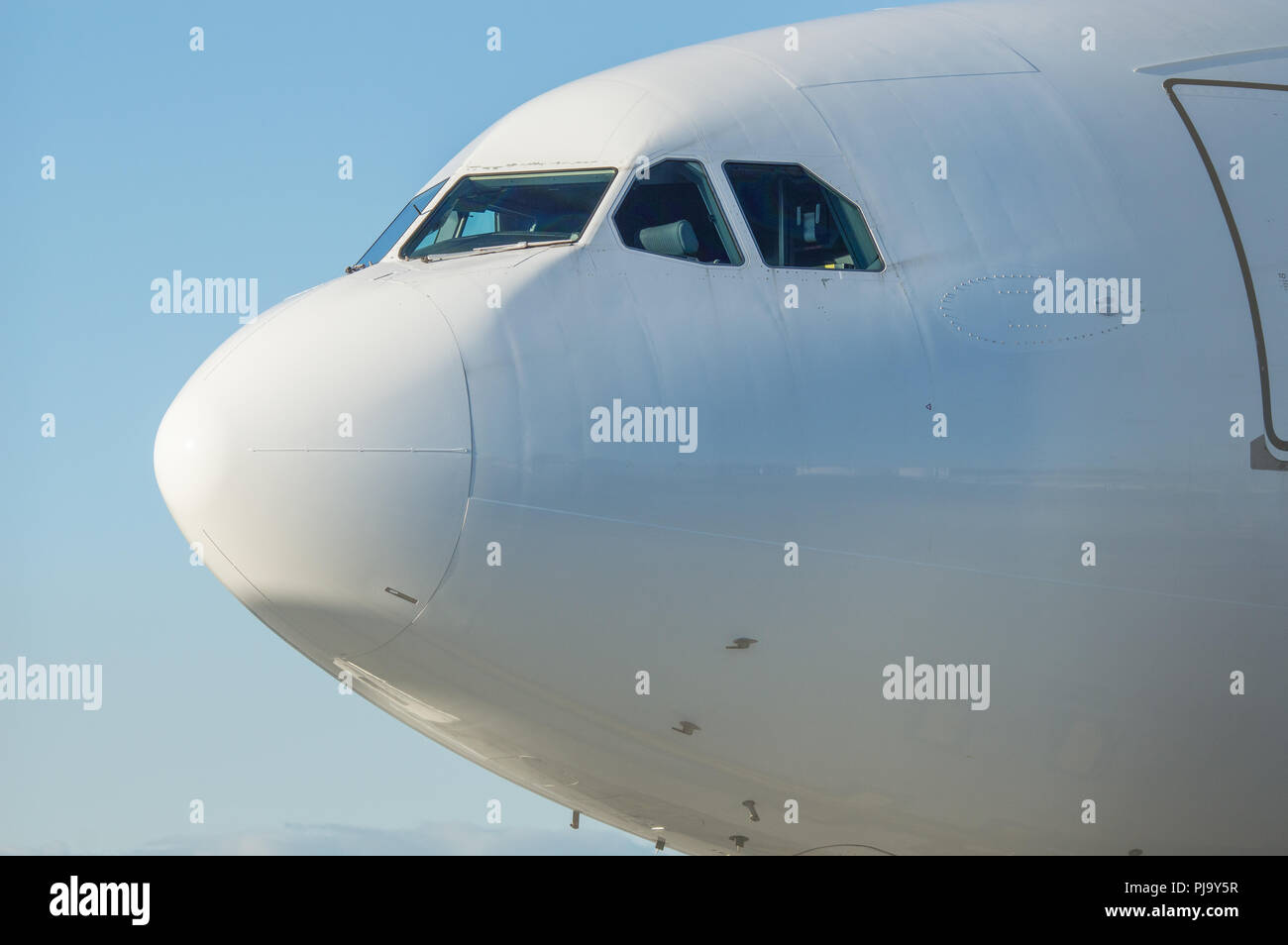 A330 airbus cockpit hi-res stock photography and images - Alamy