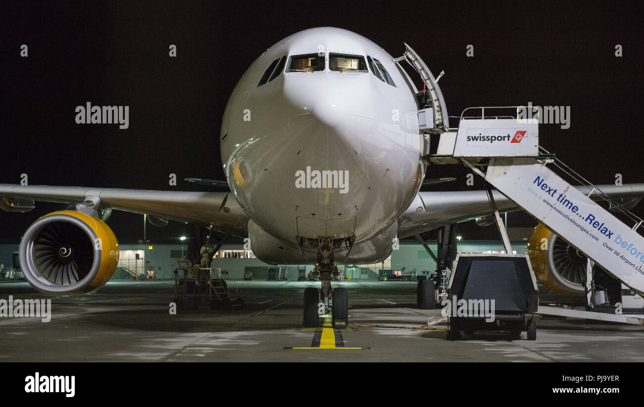 Engine maintenence aircraft hi-res stock photography and images - Alamy