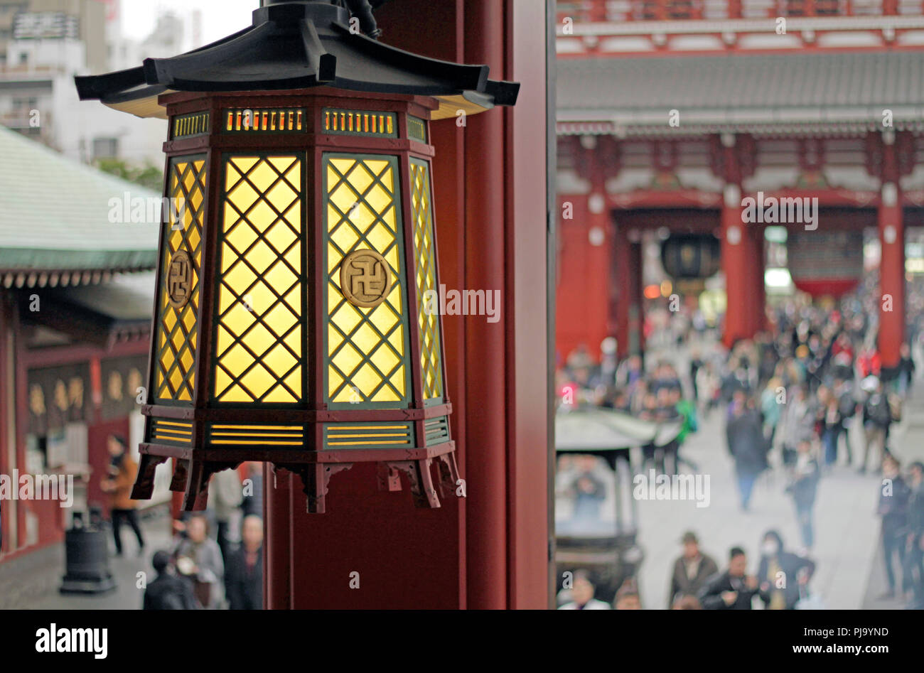 Lantern in the temple of Asakusa, Tokyo Stock Photo - Alamy