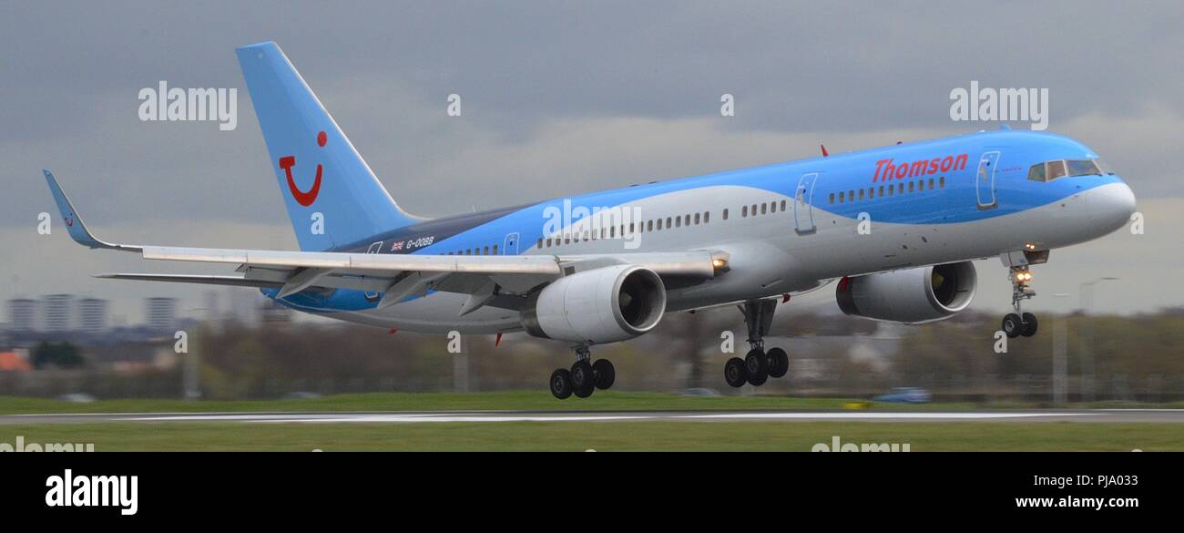 Boeing 757 aircraft jet engine hi-res stock photography and images - Alamy