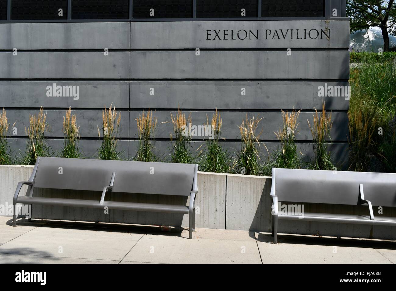 Exelon pavilion in Chicago's Millenium Park Stock Photo - Alamy