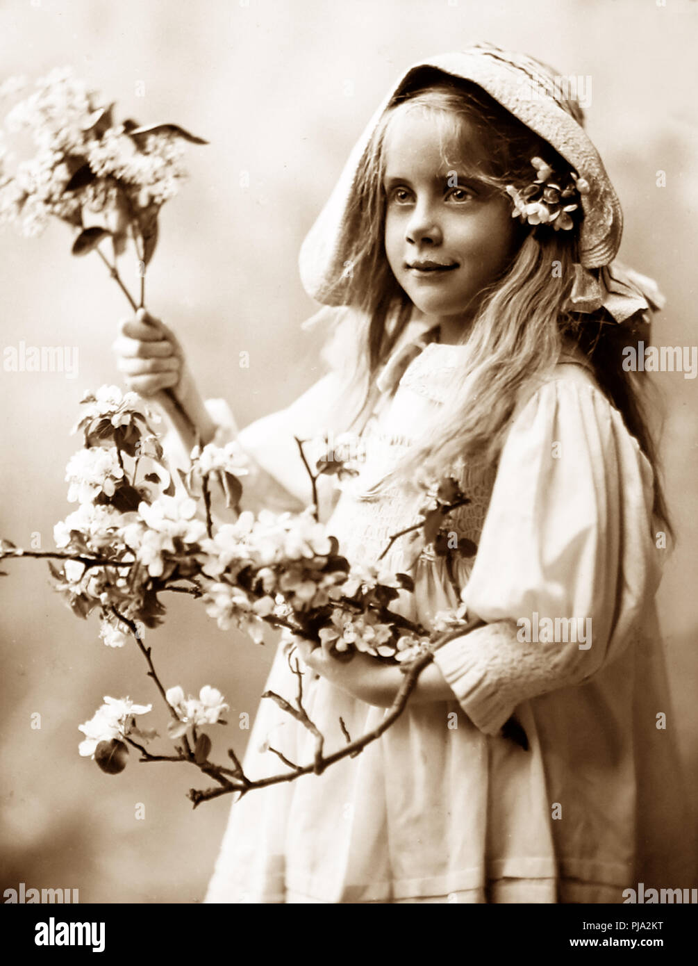 Victorian studio portrait hi-res stock photography and images - Alamy