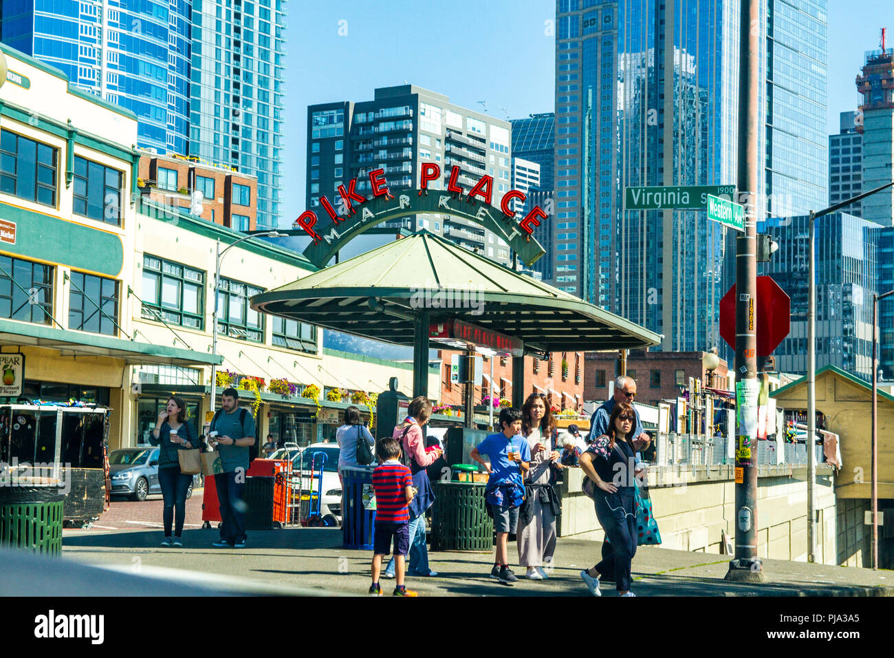 Seattle bus stop hi-res stock photography and images - Alamy