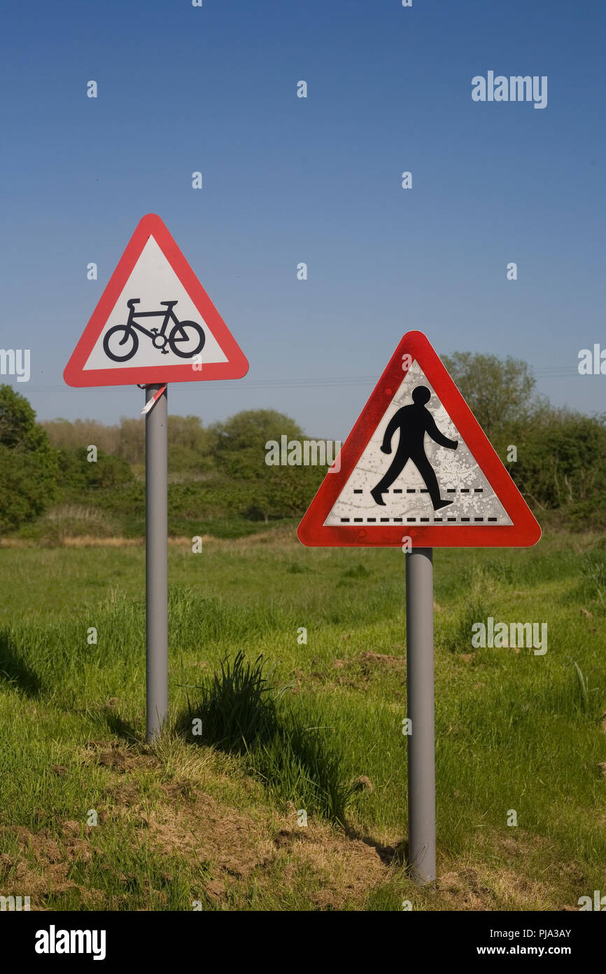 Triangular road signs hi-res stock photography and images - Alamy