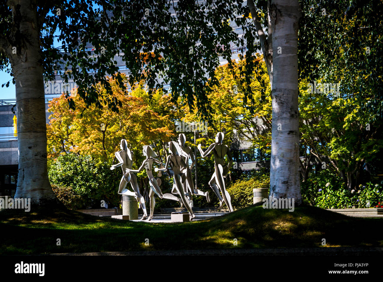 Runners sculpture hi-res stock photography and images - Alamy