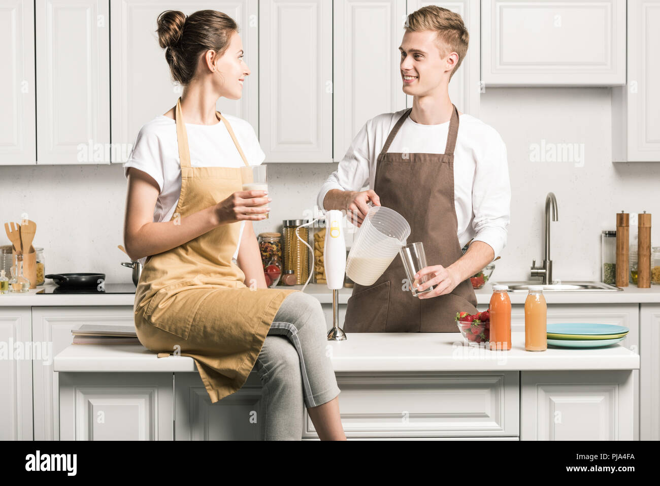 Pouring milkshake hi-res stock photography and images - Alamy