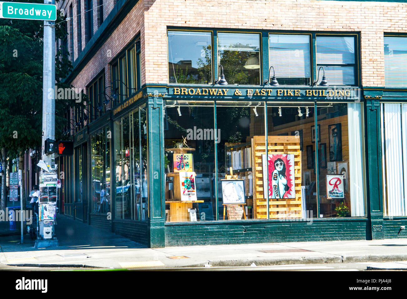 Central framing hi-res stock photography and images - Alamy