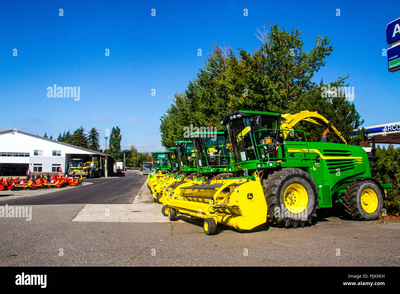 Washington state usa tractor in hi-res stock photography and images - Alamy