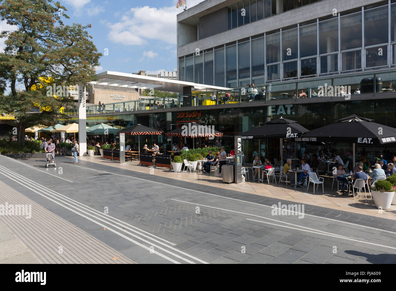 Southbank centre waterloo hi-res stock photography and images - Alamy