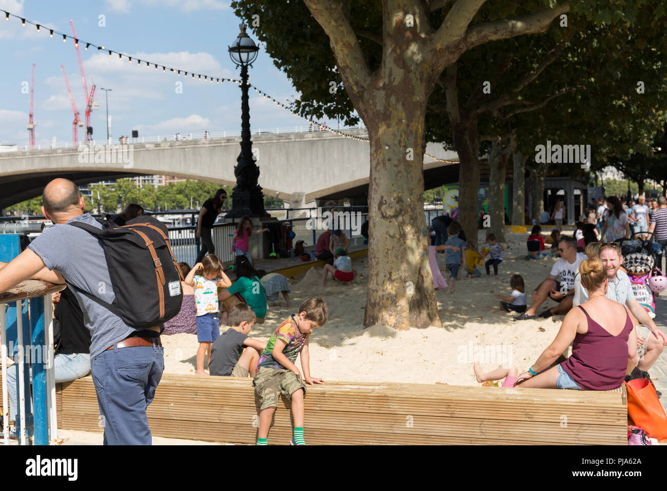Children london city eye hi-res stock photography and images - Alamy