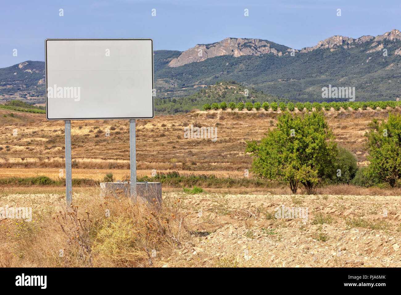 A blank signage sign located in a natural landscape Stock Photo - Alamy