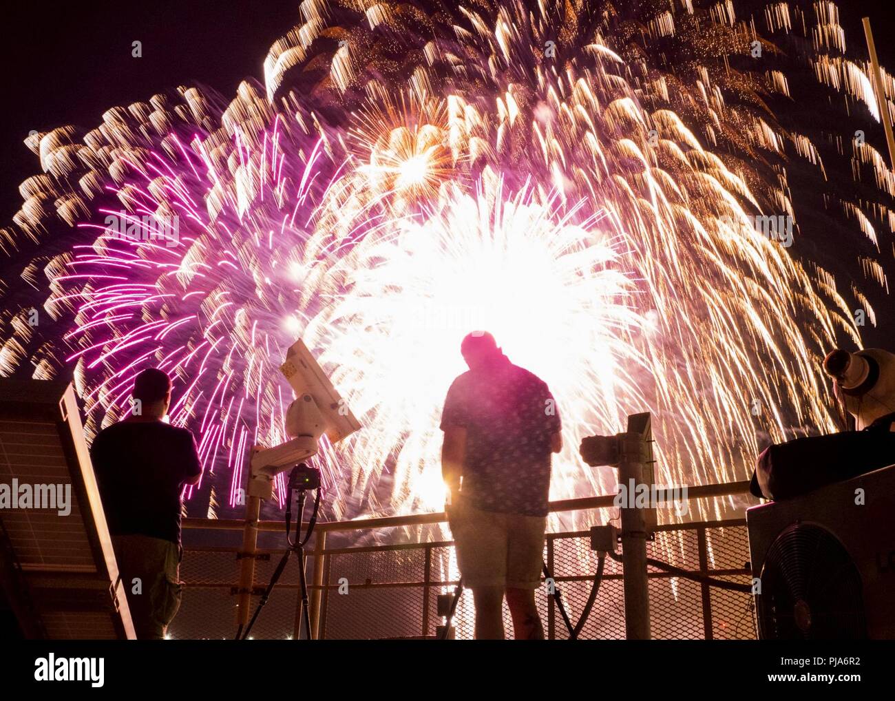 PEARL HARBOR (July 4, 2018) Mass Communication Specialist 2nd Class ...