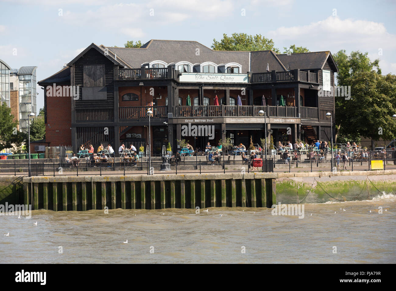 Salt quay pub hi-res stock photography and images - Alamy