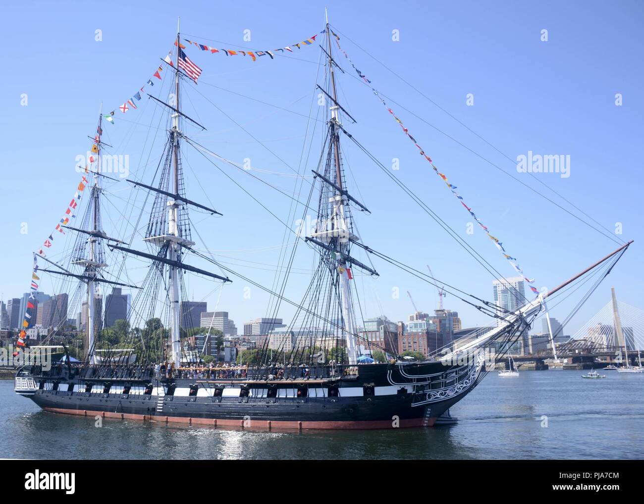 Uss constitution underway hi-res stock photography and images - Alamy