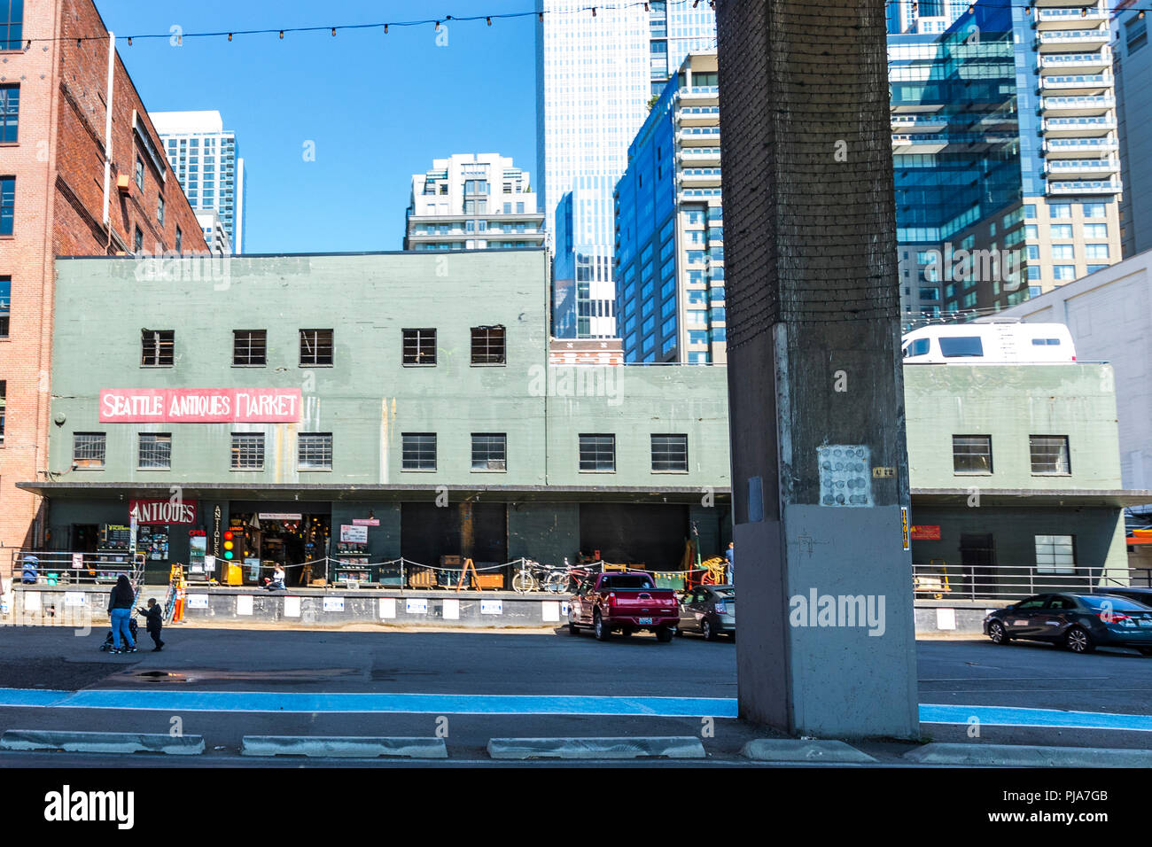 An antique shop along the waterfront in Seattle Washington Stock Photo ...
