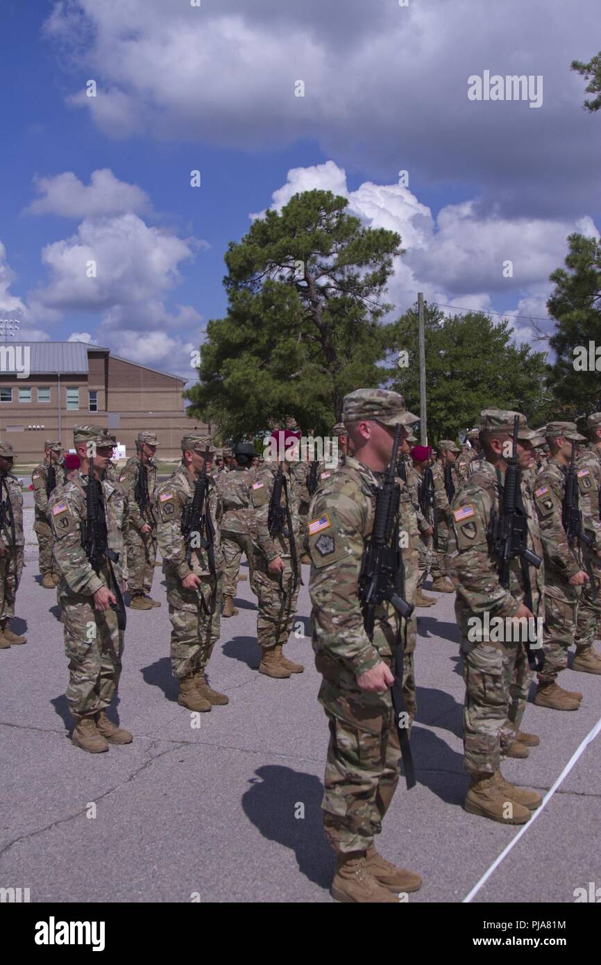Drill sergeant candidates us army hi-res stock photography and images ...
