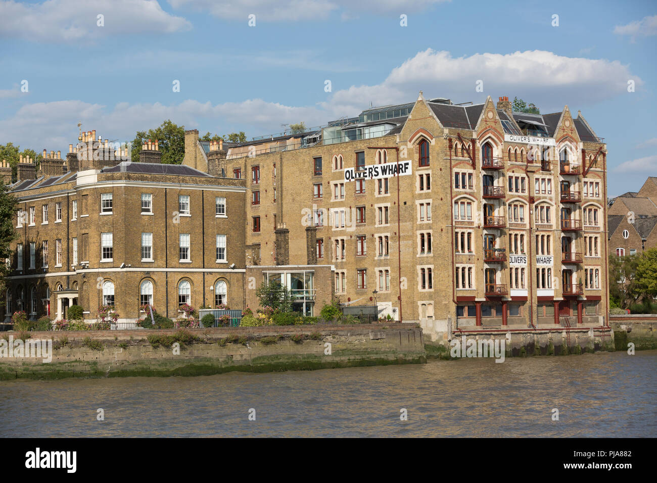 Wapping wharf construction hi-res stock photography and images - Alamy