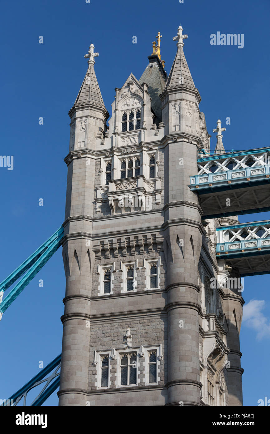 Tower Bridge bascules Stock Photo - Alamy