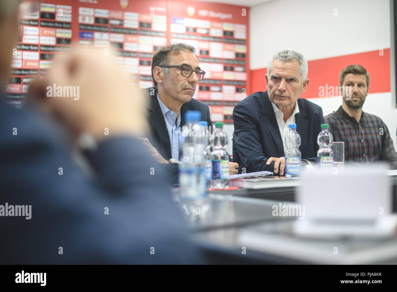 Video conference calls hi-res stock photography and images - Alamy