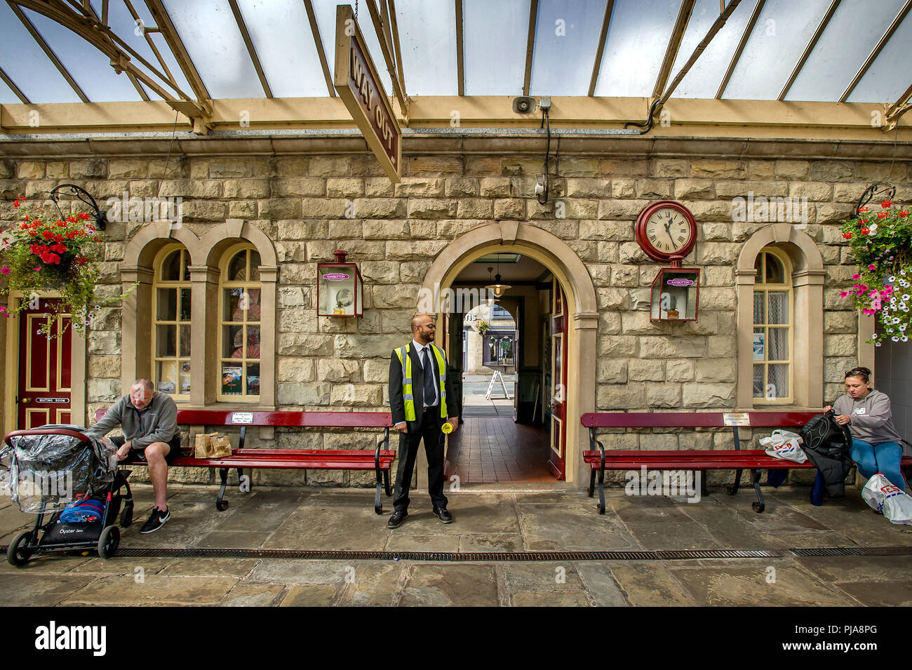 Bury train station hi-res stock photography and images - Alamy