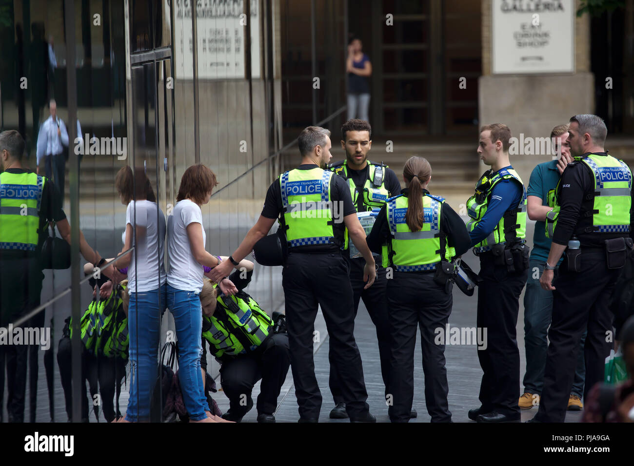 Uk Police Arrest Female Stock Photos & Uk Police Arrest Female Stock ...