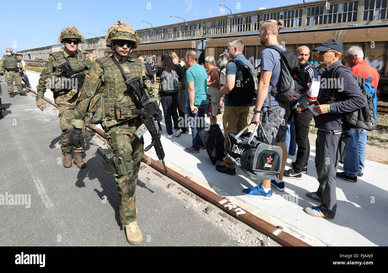 05 Septmeber 2018, Germany, Rostock: Together with the Dutch support ...