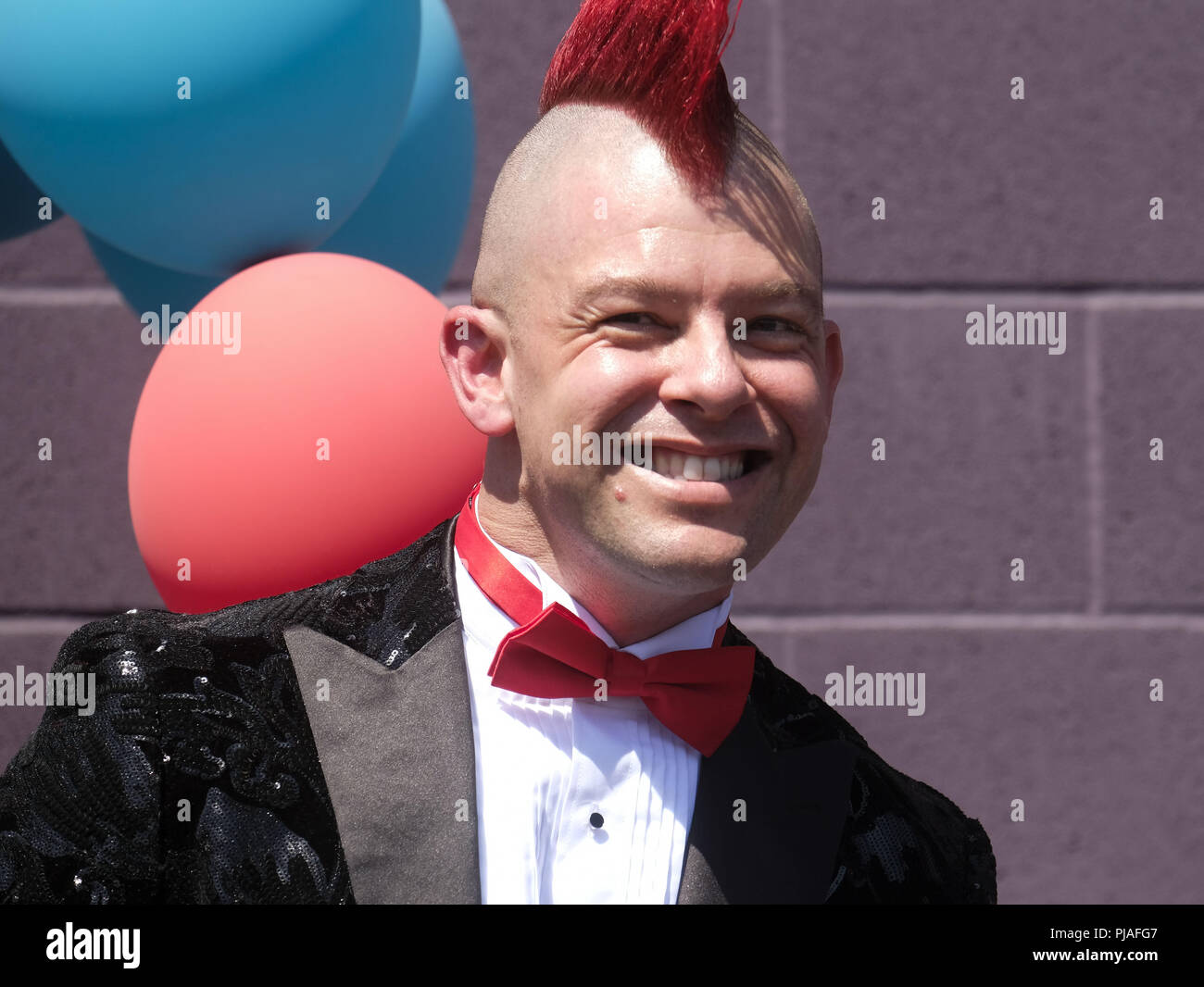 Two bit circus hi-res stock photography and images - Alamy